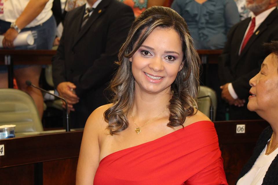 Amanda Campos é nomeada diretora de Comunicação da Câmara • Marília Notícia