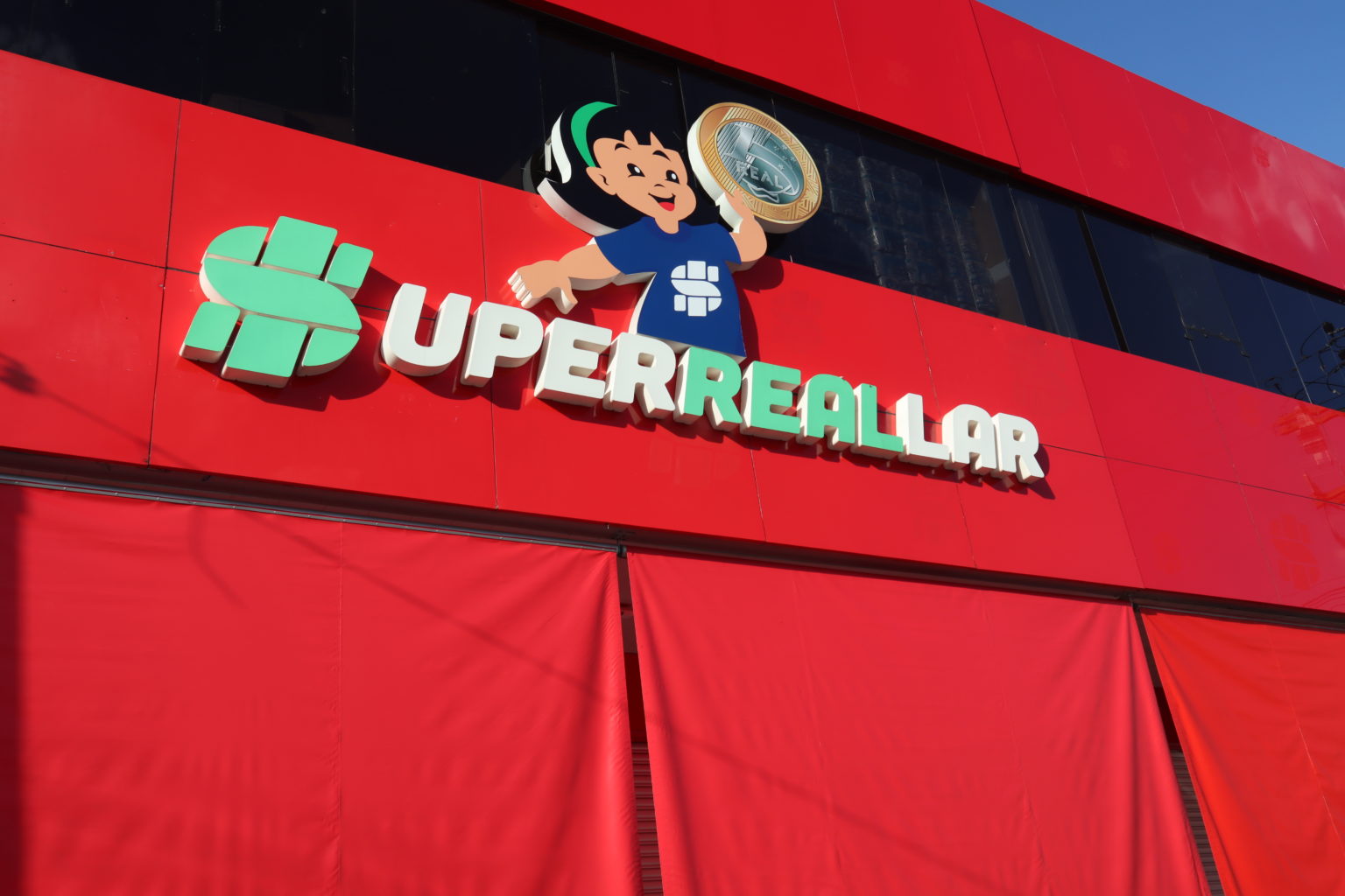 Super Real Lar é reinaugurada com festa e promoções • Marília Notícia