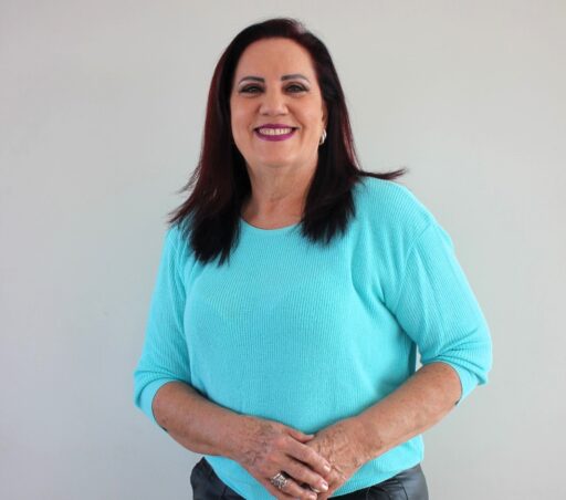 Candidata a vereadora, Rossana Camacho pede voto consciente nas ruas ...