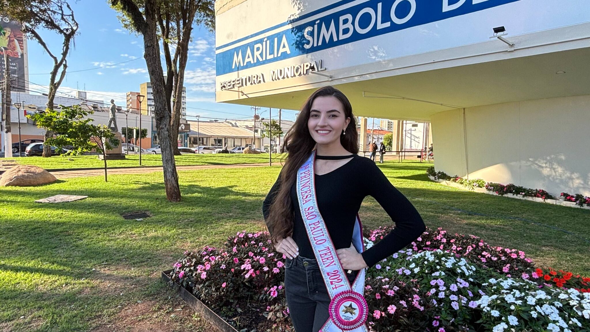 Mariliense Beatriz Larrea disputa título nacional de Miss Teen em ...