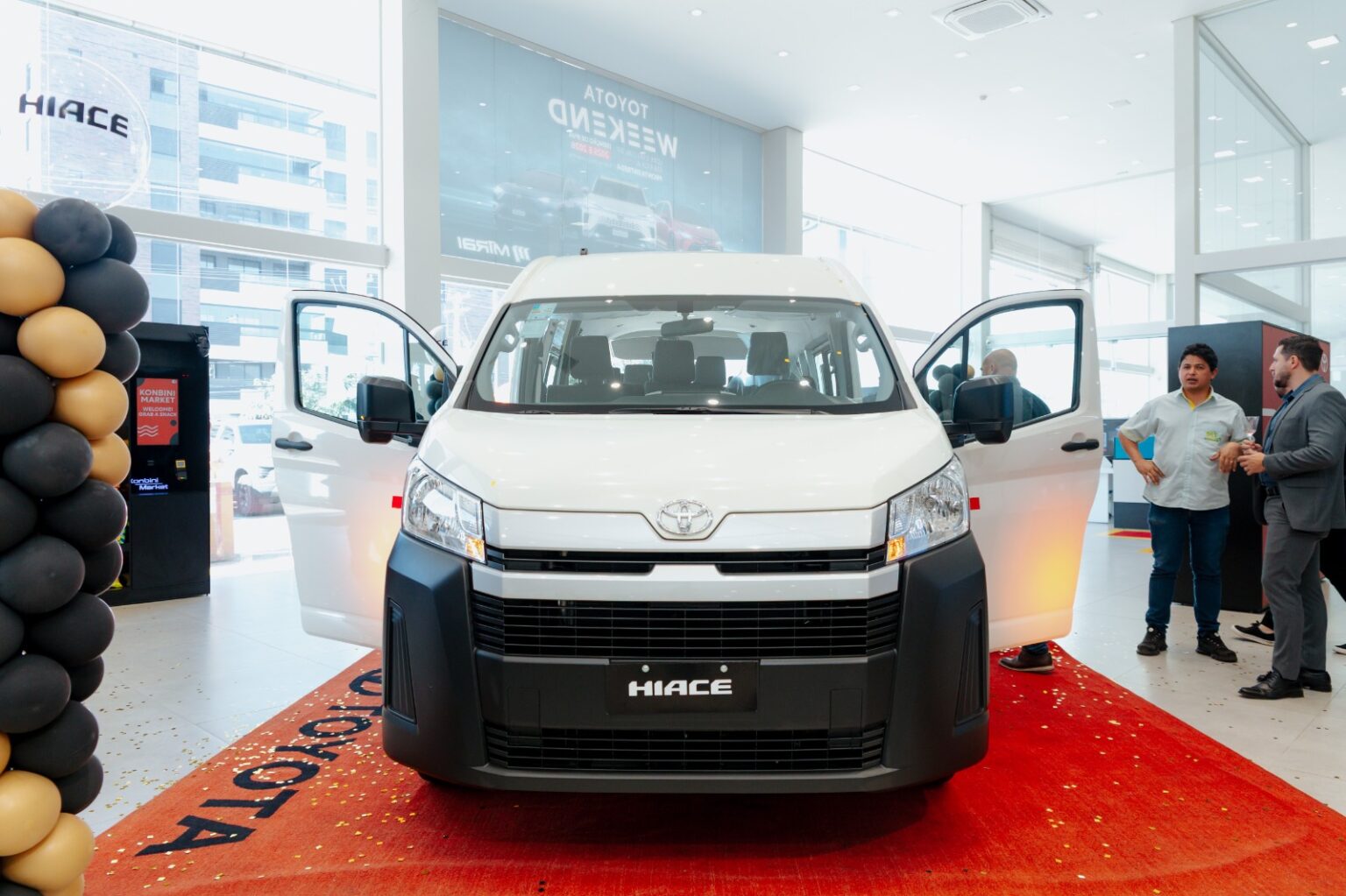 Toyota apresenta van Hiace no Brasil com evento oficial na Mirai em ...