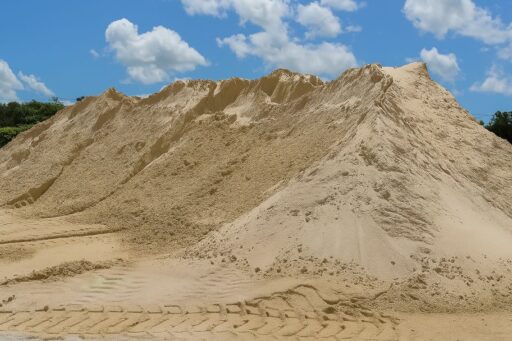 Areia e pedra ensacadas: nova linha do Porto de Areia Canaã facilita ...
